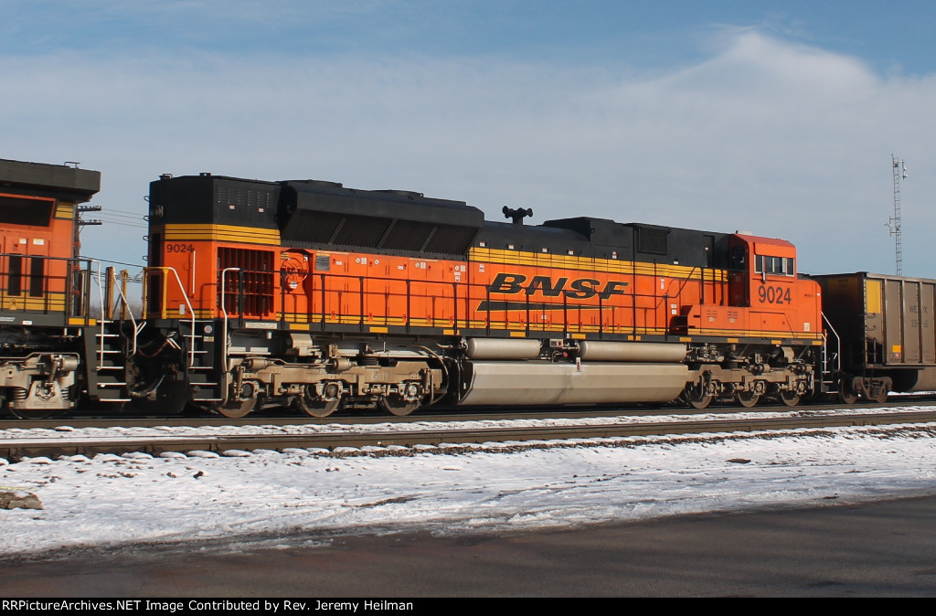 BNSF 9024 (2)